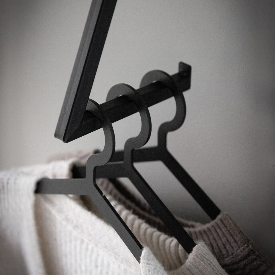 Köp Galgen Greta i svart lackad metall - 3-pack - Shape