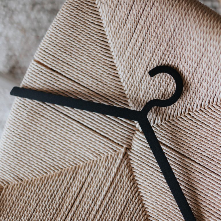 Köp Galgen Greta i svart lackad metall - 3-pack - Shape